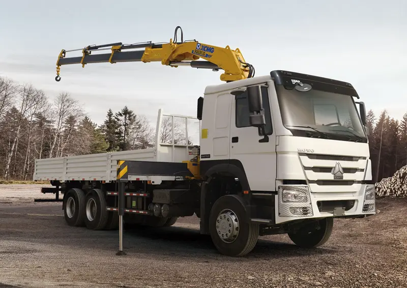 Sinotruk Howo 7 6×4 Crane Truck - Special Vehicles - SINOTRUK